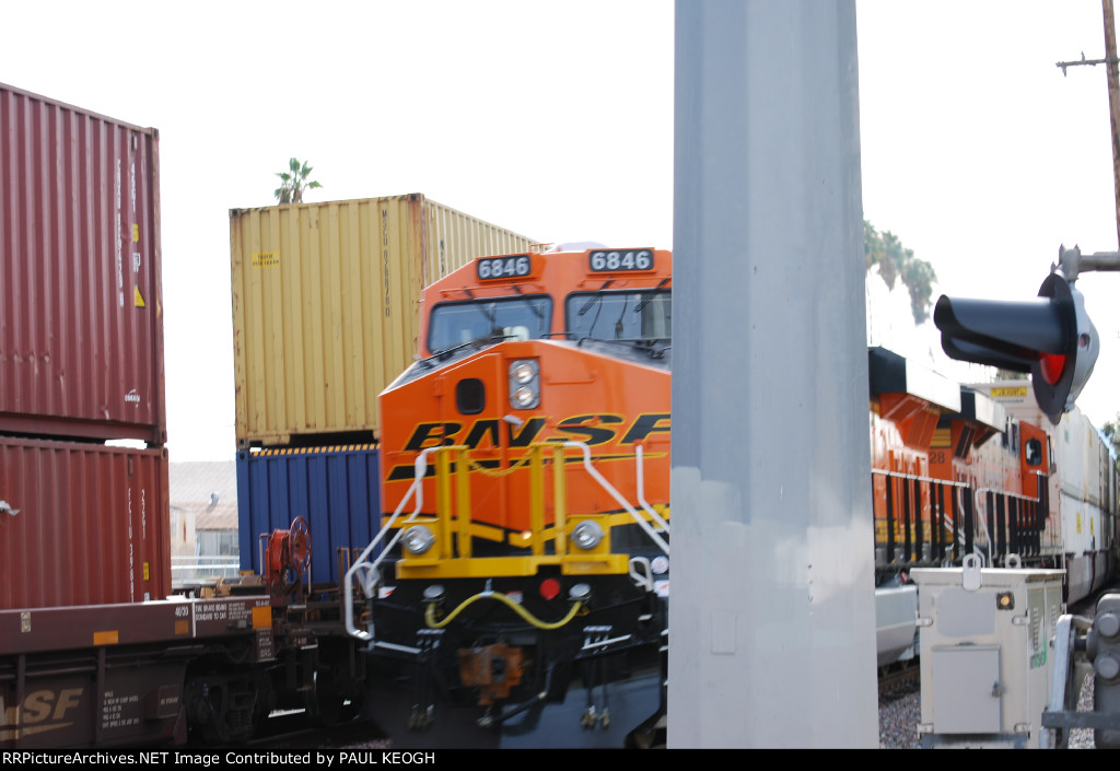 BNSF 6846 Heads West as the Rearmost DPU behind BNSF 6728 the Lead DPU on this Hot Z!!